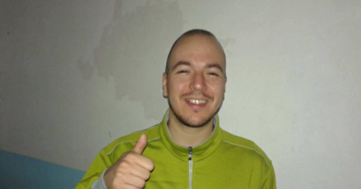 Bruno Arias por La Quiaca mostrando su nuevo disco