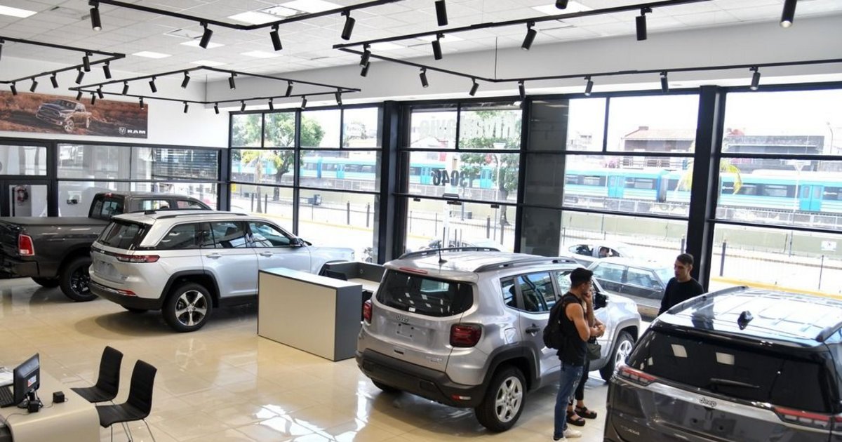 Quitan impuestos internos a autos de alta gama y motos