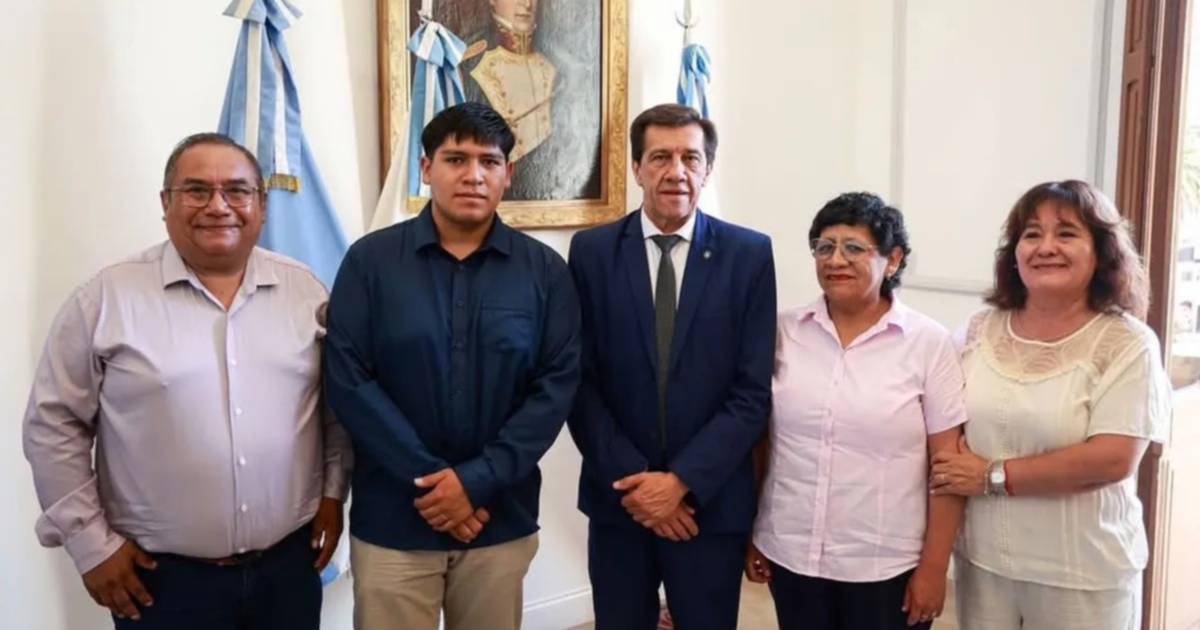 Gobernador se reunió con un estudiante destacados