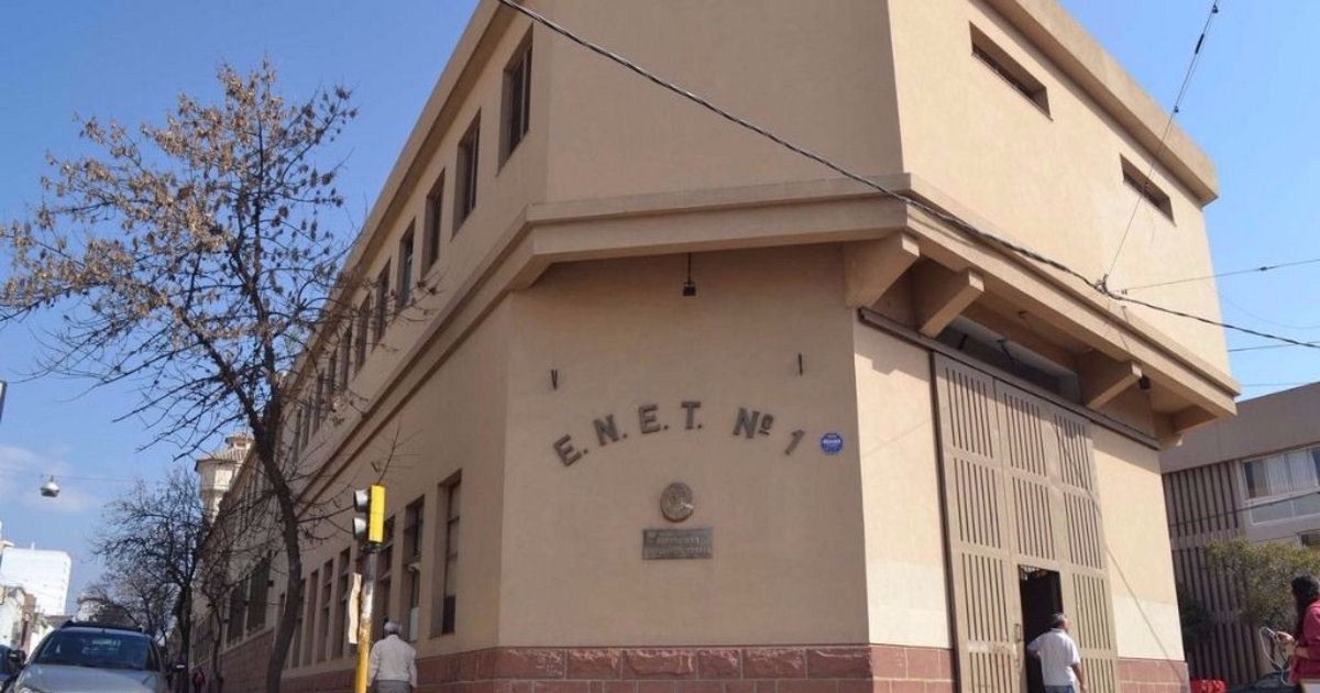 La Enet 1 necesita materiales