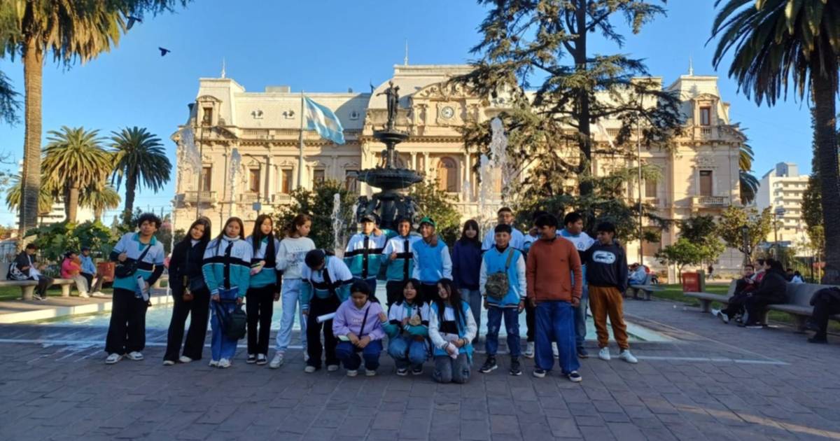 Alumnos de El Piquete recorrieron el valle y la quebrada de Jujuy