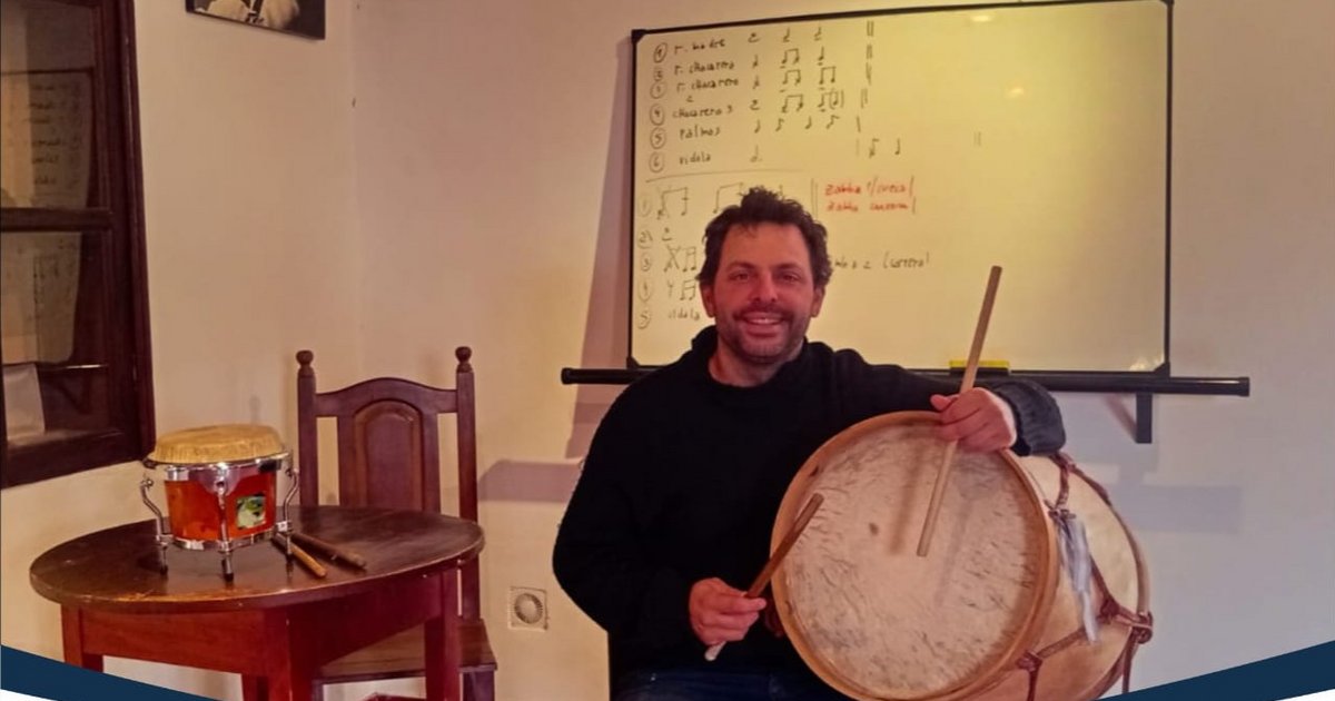 Taller de Bombo y Canto con Pablo Marcos en el Caja