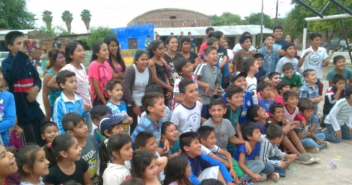 Loable tarea voluntaria de ayudar al más necesitado