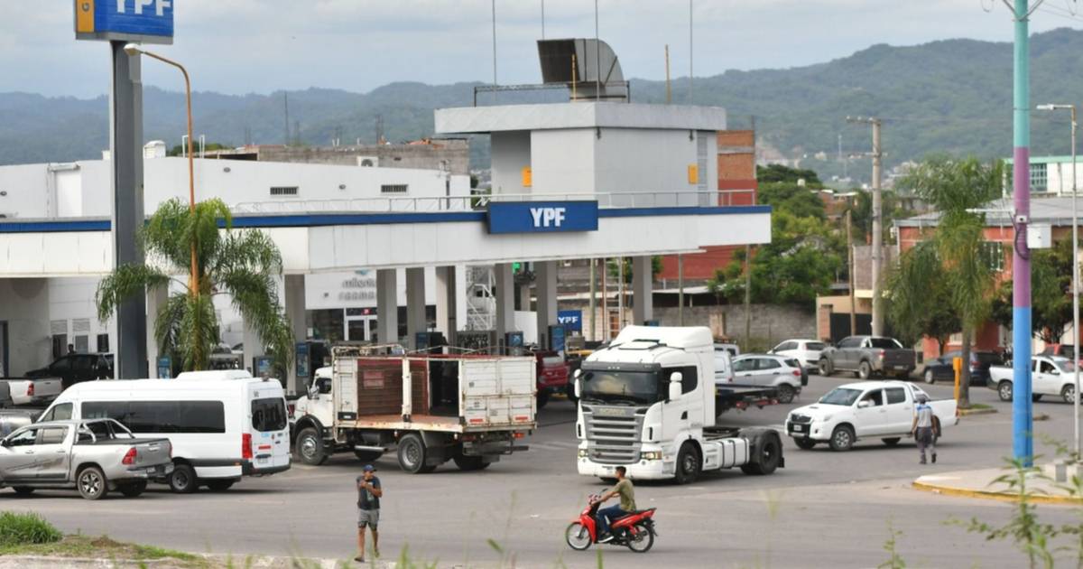 Los precios de la nafta y el gasoil aumentaron 37%